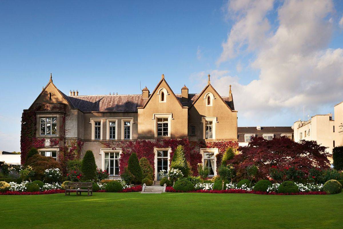 Maples House Hotel Wedding Venue Lucan, Dublin | hitched.ie